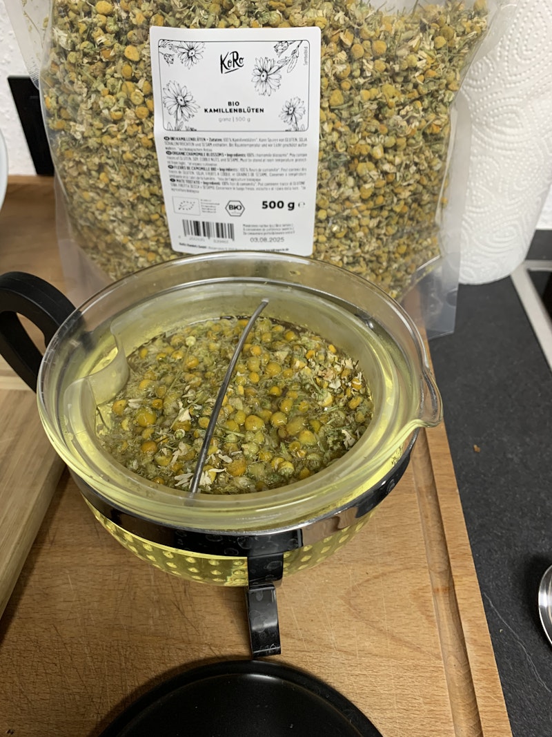 Dags för kamomillte? Köp hela ekologiska kamomillblommor | KoRo