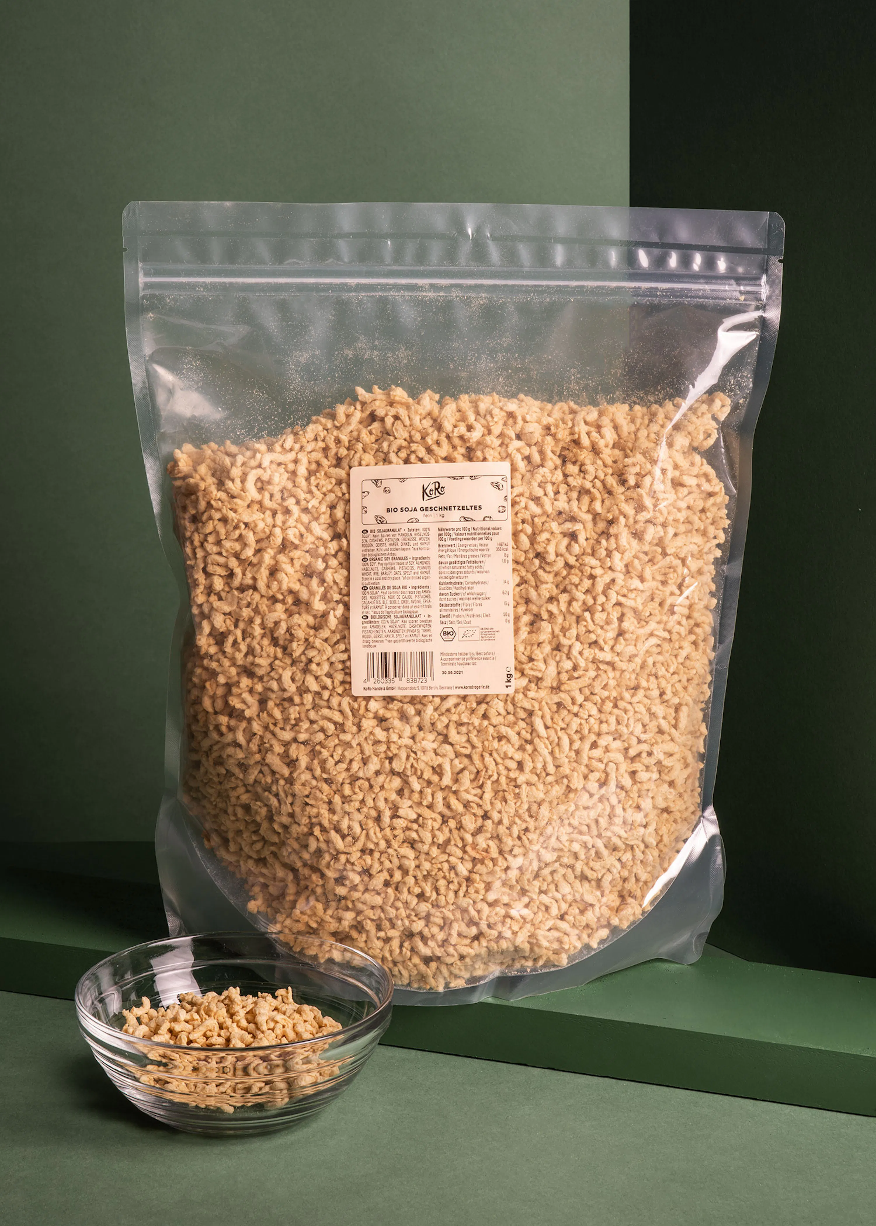 Fleischlos glücklich: Grobes Bio Soja Geschnetzeltes kaufen | KoRo Germany