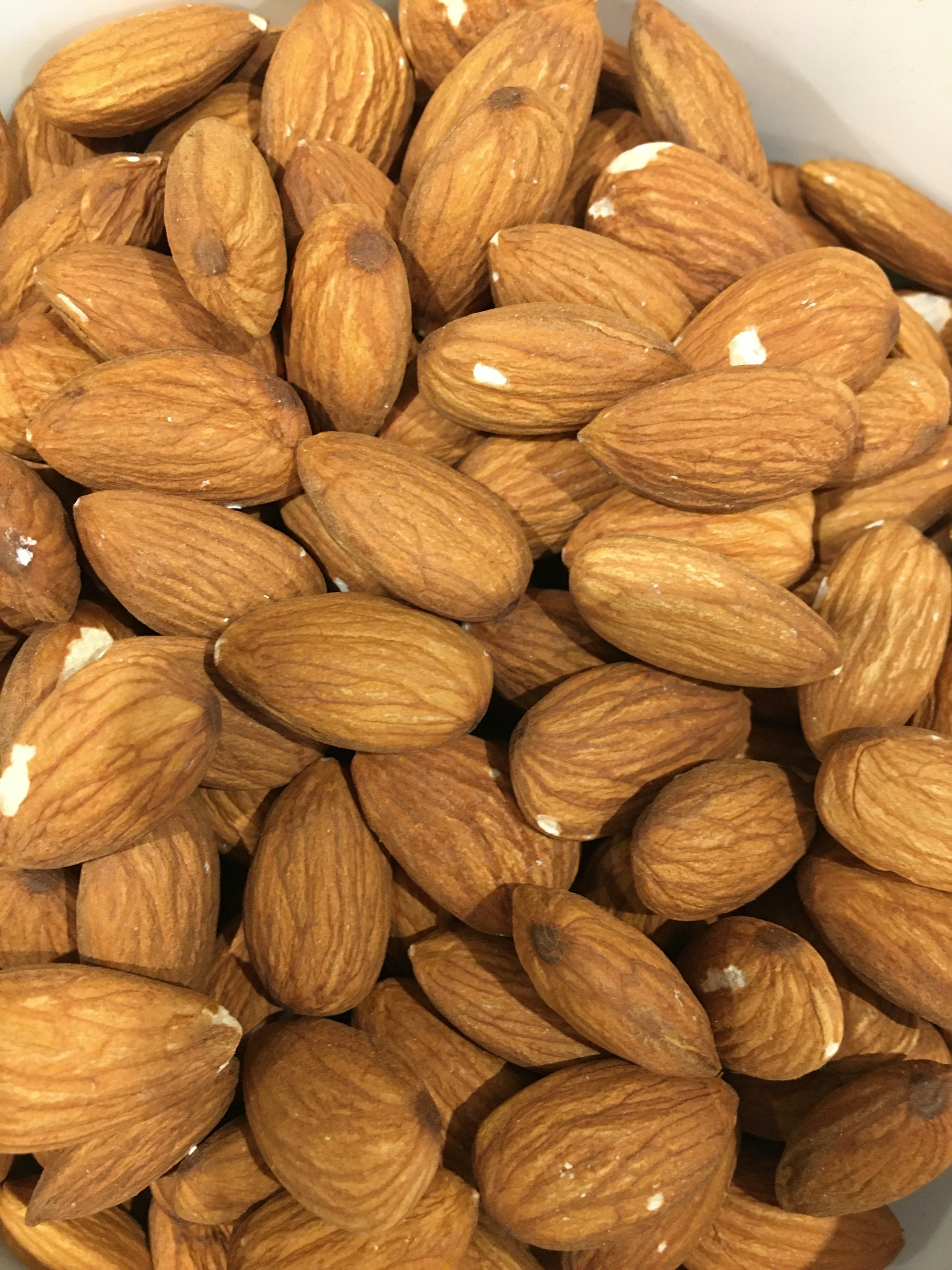 Mandelkerne Premium kaufen | KoRo Germany