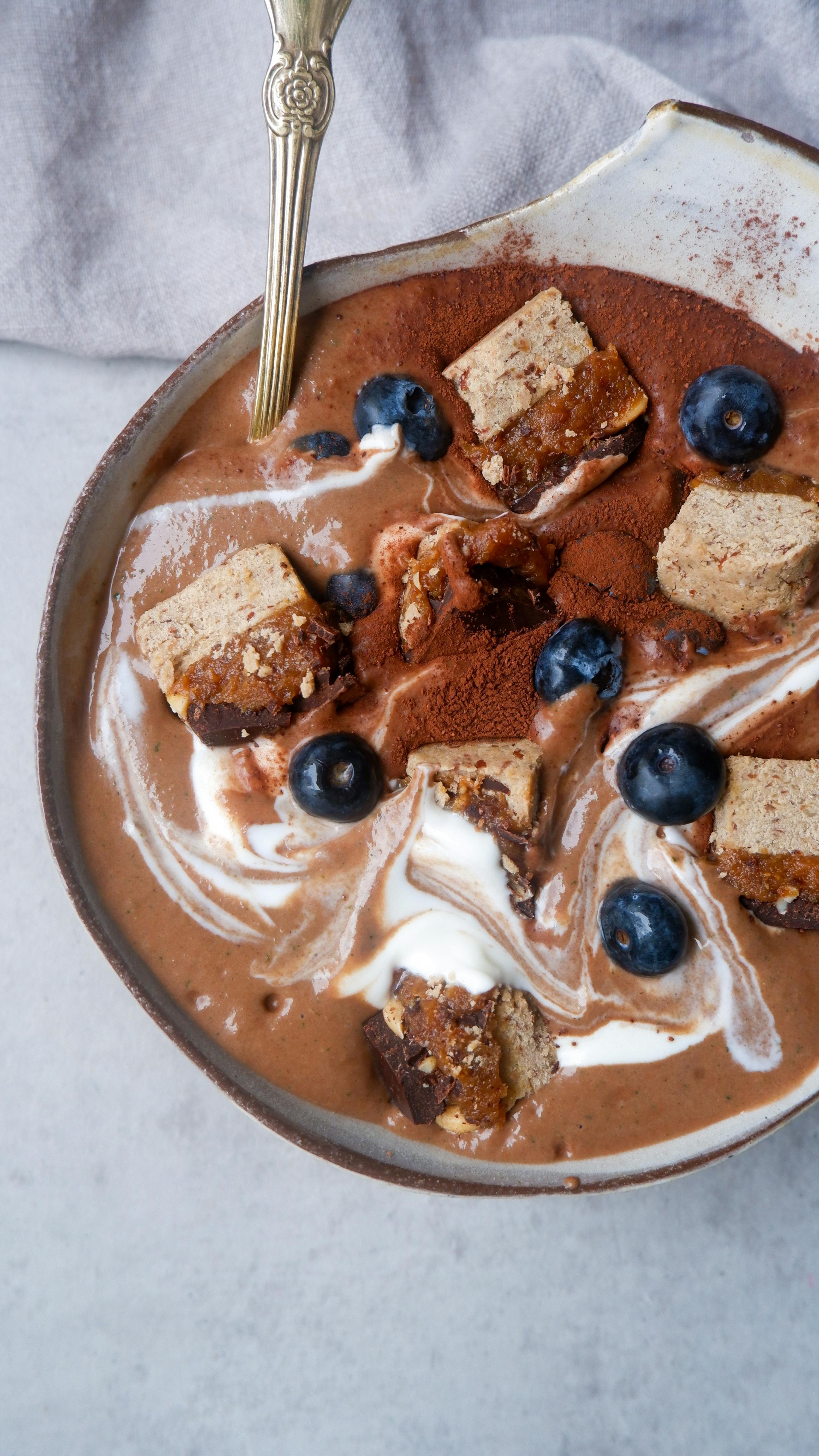 Protein choco bowl with protein bars recipe | KoRo Germany