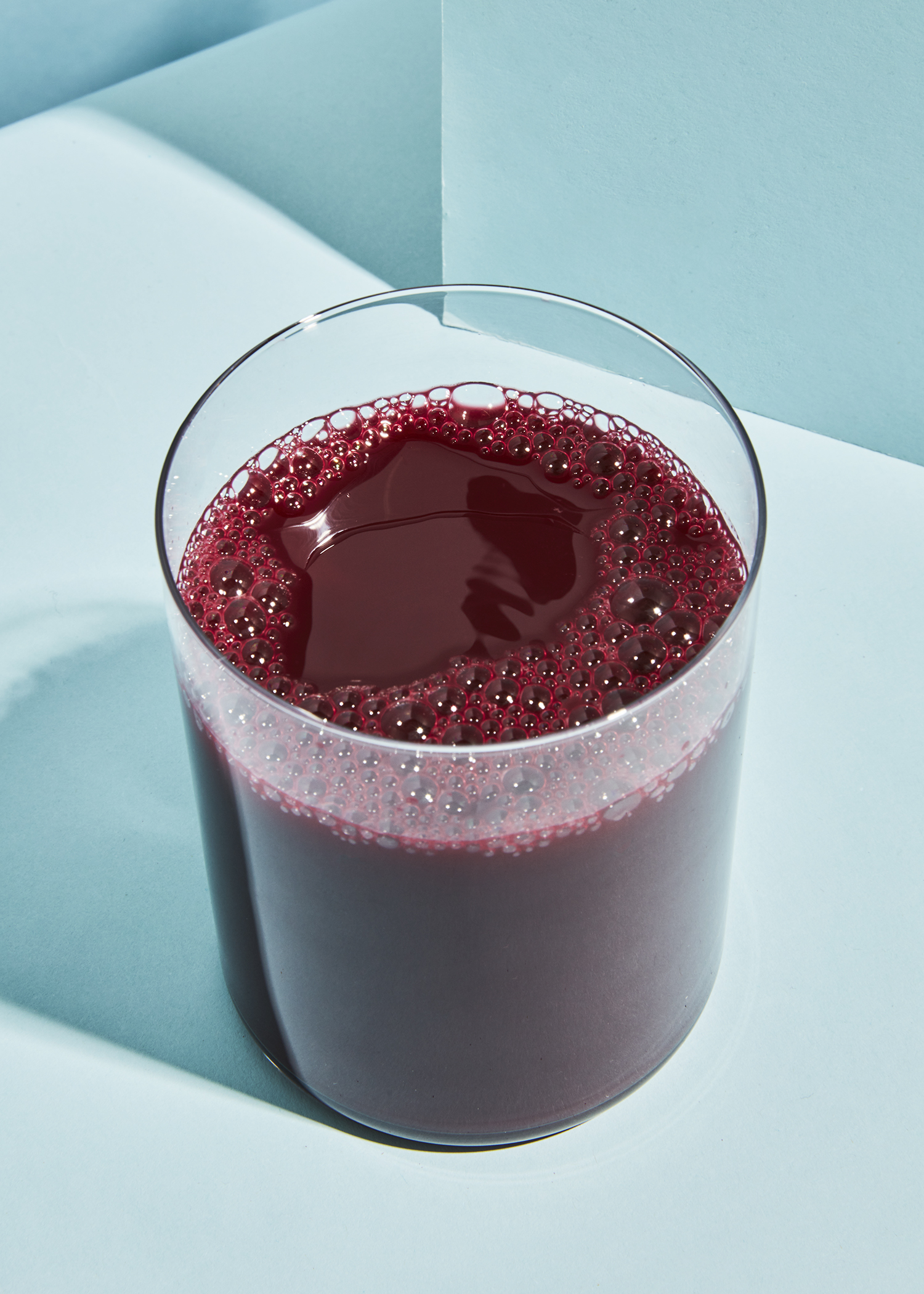 Buy our black carrot and ginger juice KoRo Germany